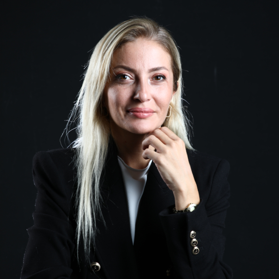 Alfabeta | Esin Karadağ